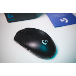 Logitech G Pro Wireless vs. G903 vs. G502 vs. G703: Which is Best Mouse ...